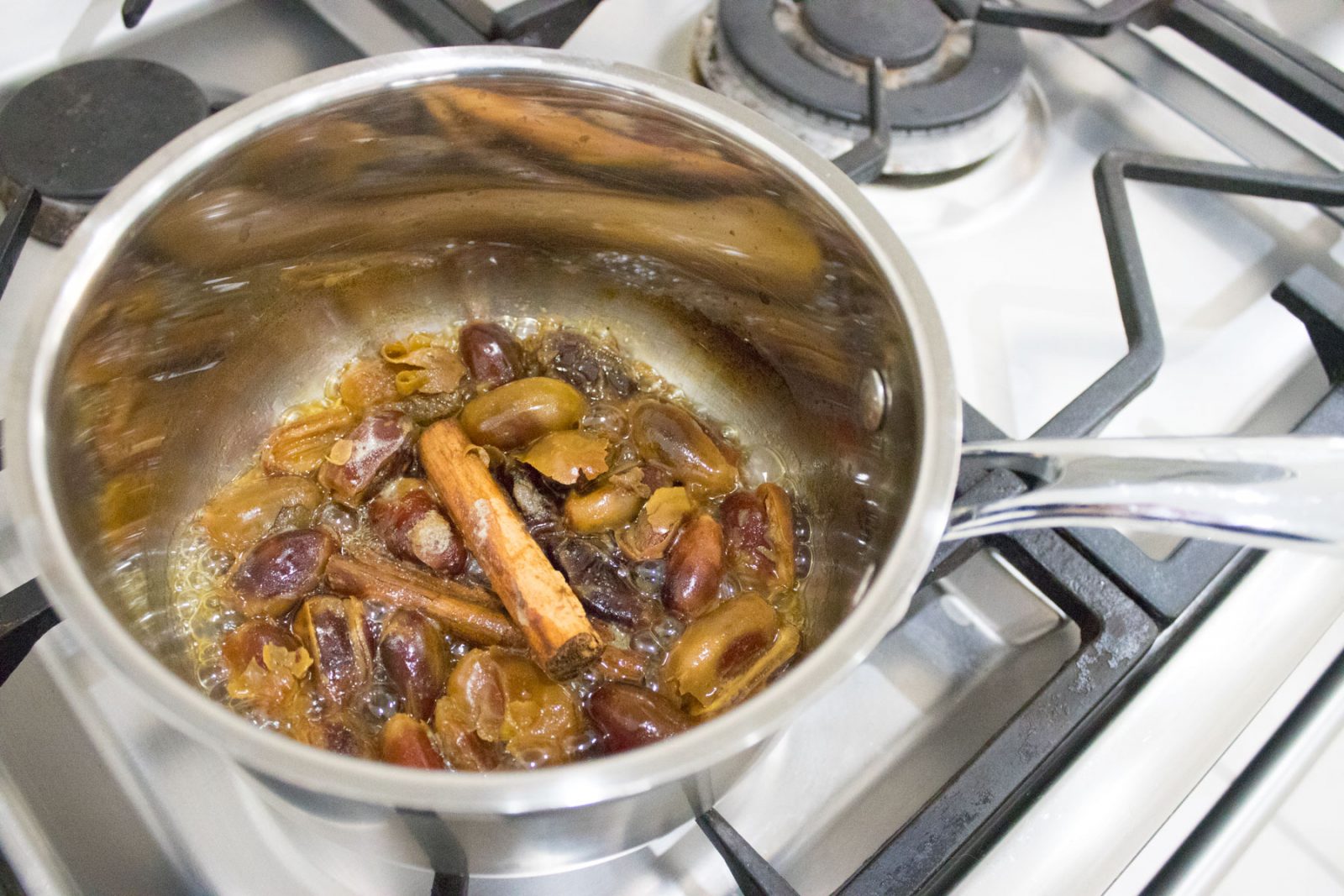 Date Syrup Recipe. The Healthy Sugar -Health And Glitter